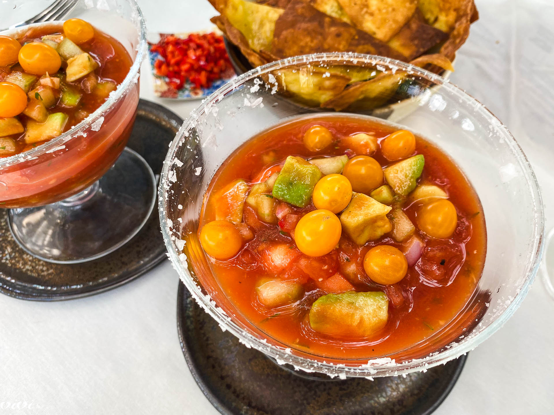 Gazpacho cocktail s kozicami in avokadom | ŠOLA OKUSOV